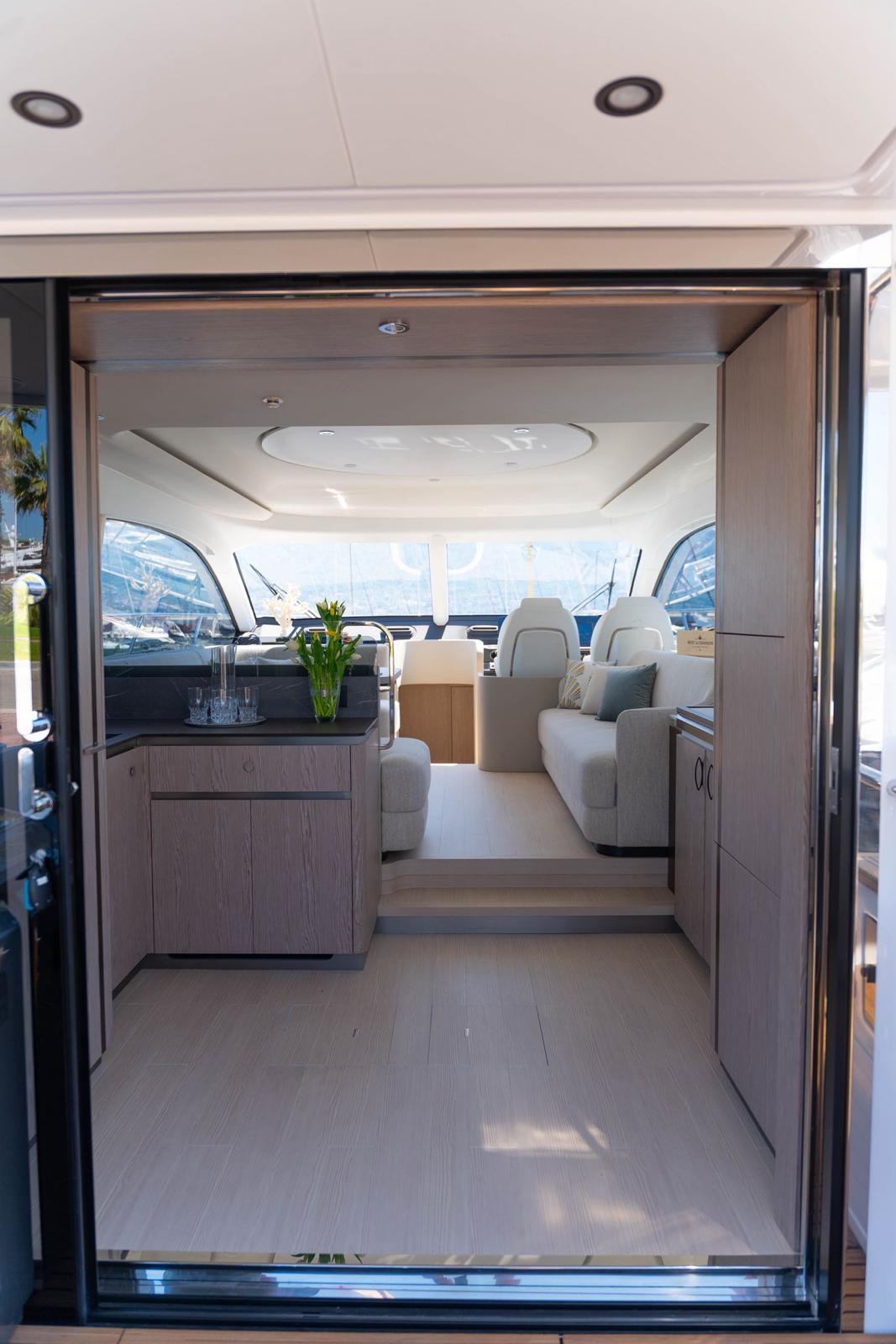 M/Y MABERA - FLY 53 | Azimut Charter Club